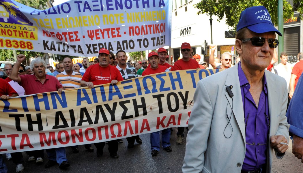 Ξανά στους δρόμους οι οδηγοί ταξί • Το Κουλούρι