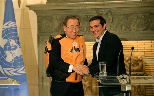Κολυμπώντας επιστρέφει στη Νέα Υόρκη ο Μπαν Κι Μουν, γλίτωσε από ...