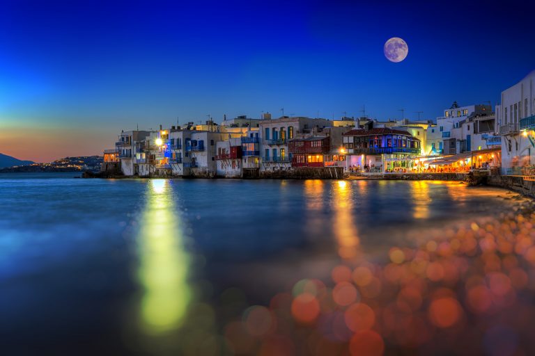 Λάμπες σολάριουμ θα εγκαταστήσει στις κολώνες φωτισμού ο δήμος Μυκόνου ...