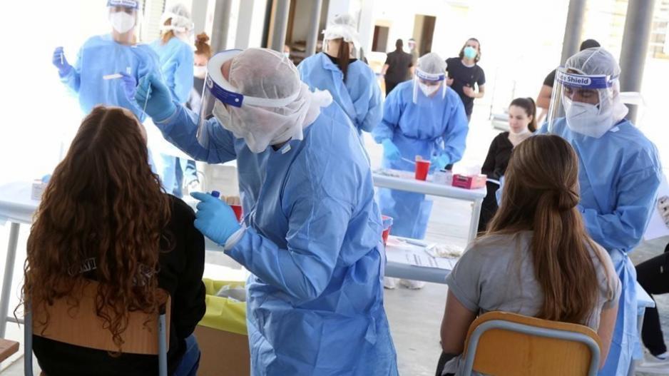 Απροειδοποίητα Covid test θα κάνουν οι μαθητές μετά το άνοιγμα των ...