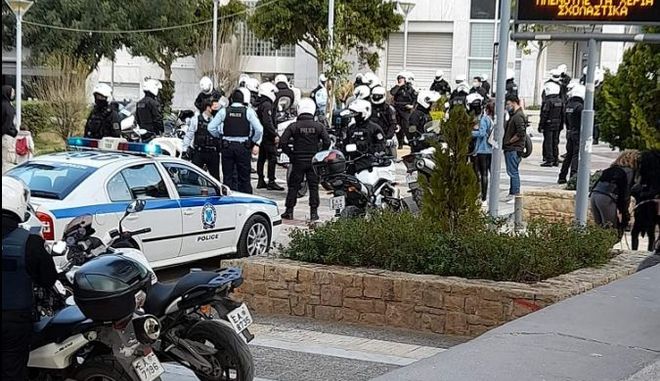«Πού είναι η γιάφκα των social media» αναρωτιούνται με τα γκλοπ στα ...