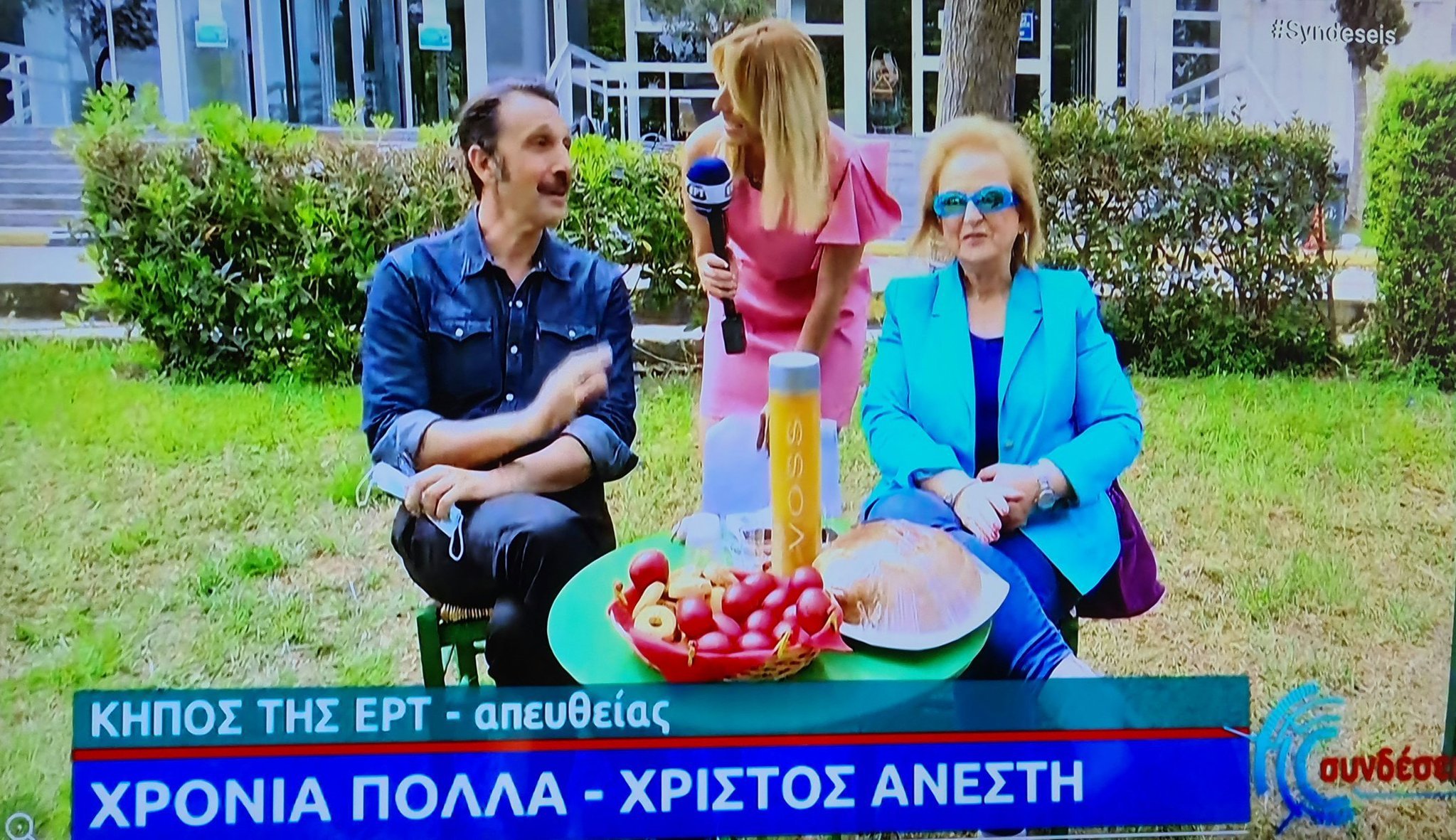 Βέβαιη ότι ο κορονοϊός πεθαίνει αν βάλεις πολύ δυνατά ρέιβ, δηλώνει η ...