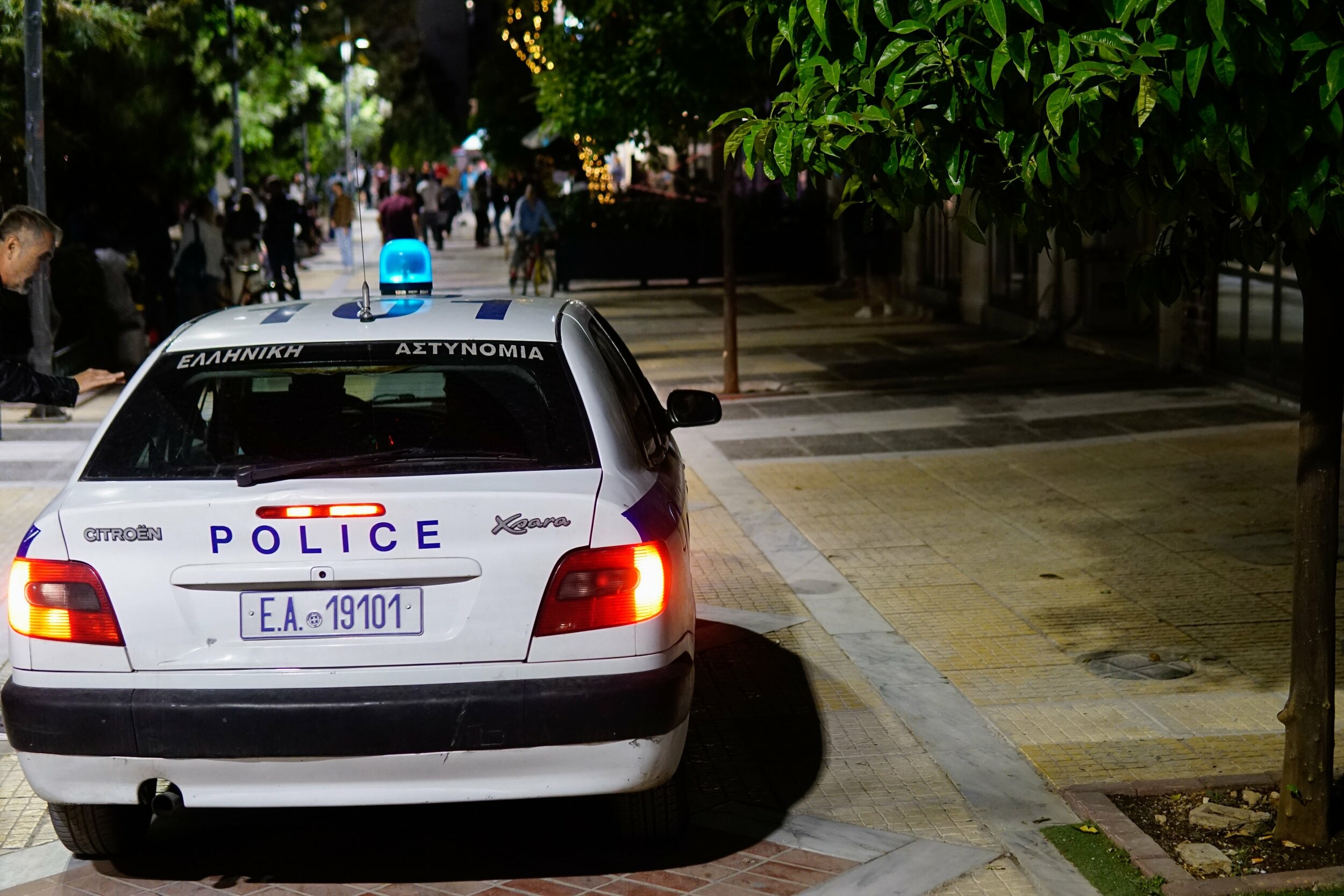 Σε οδηγό περιπολικού που σταμάτησε σε κόκκινο το βραβείο του ...