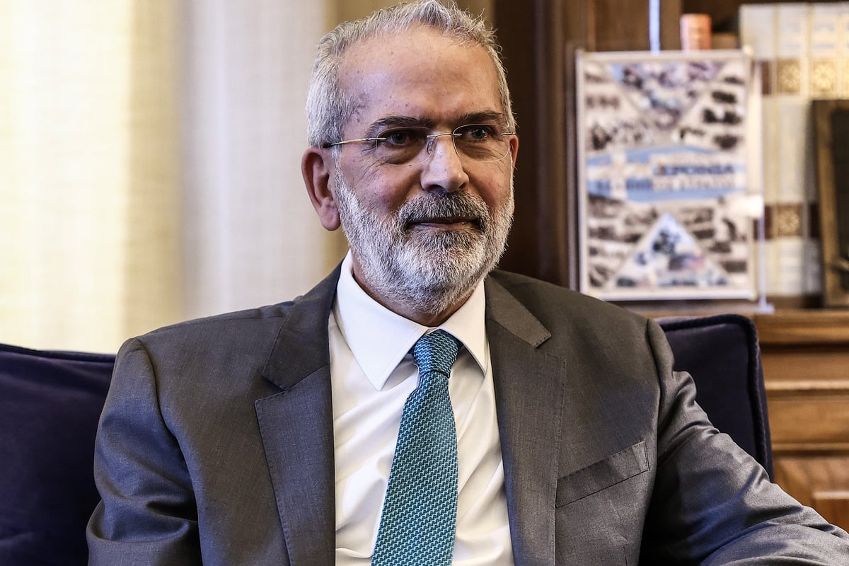Να πάρει δικά του σεντόνια στου Μαξίμου ζήτησε από τον Ιωάννη Σαρμά ο ...