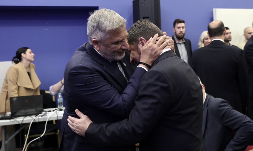 Τον Γιώργο Πατούλη θα ταΐσουν απόψε στο κλουβί του στο Μαξίμου στον ...