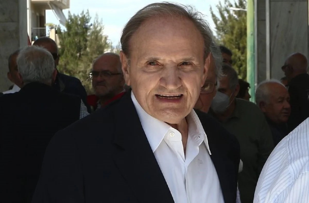 Την περσόνα του Κοντού Λευκού Δούκα υιοθετεί ο Στέφανος Τζουμάκας • Το ...