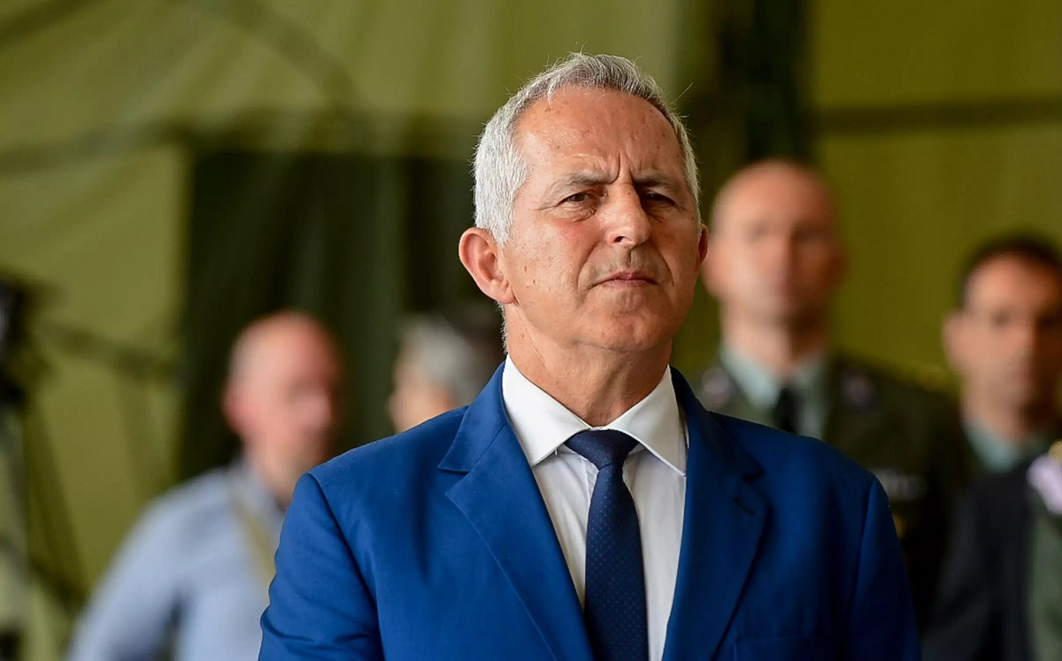 Ναύαρχος το μικρό του Ναύαρχου Αποστολάκη, δεν είναι πραγματικά ...